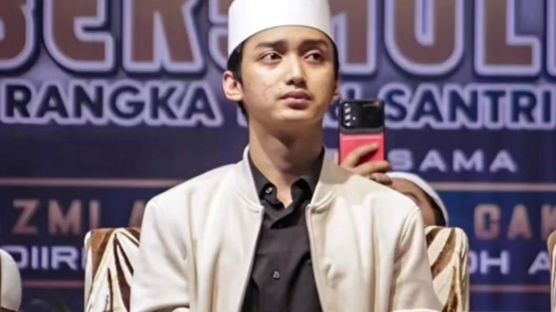 5 Fakta Menarik Gus Azmi yang Selalu Jadi Sorotan Warganet, Pernah ...